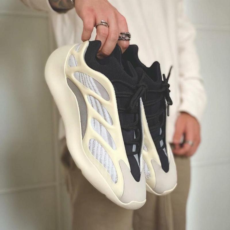 Tenis Shop - YEEZY 700 V3 AZAEL